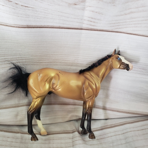 Breyer | Toys | Breyer Golden Quarter Horse Black Hair 8 X 7 Inch Cut ...
